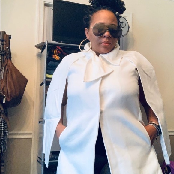 MoDa New York | Jackets & Coats | Moda Ny Boutique Cape Coat White L ...